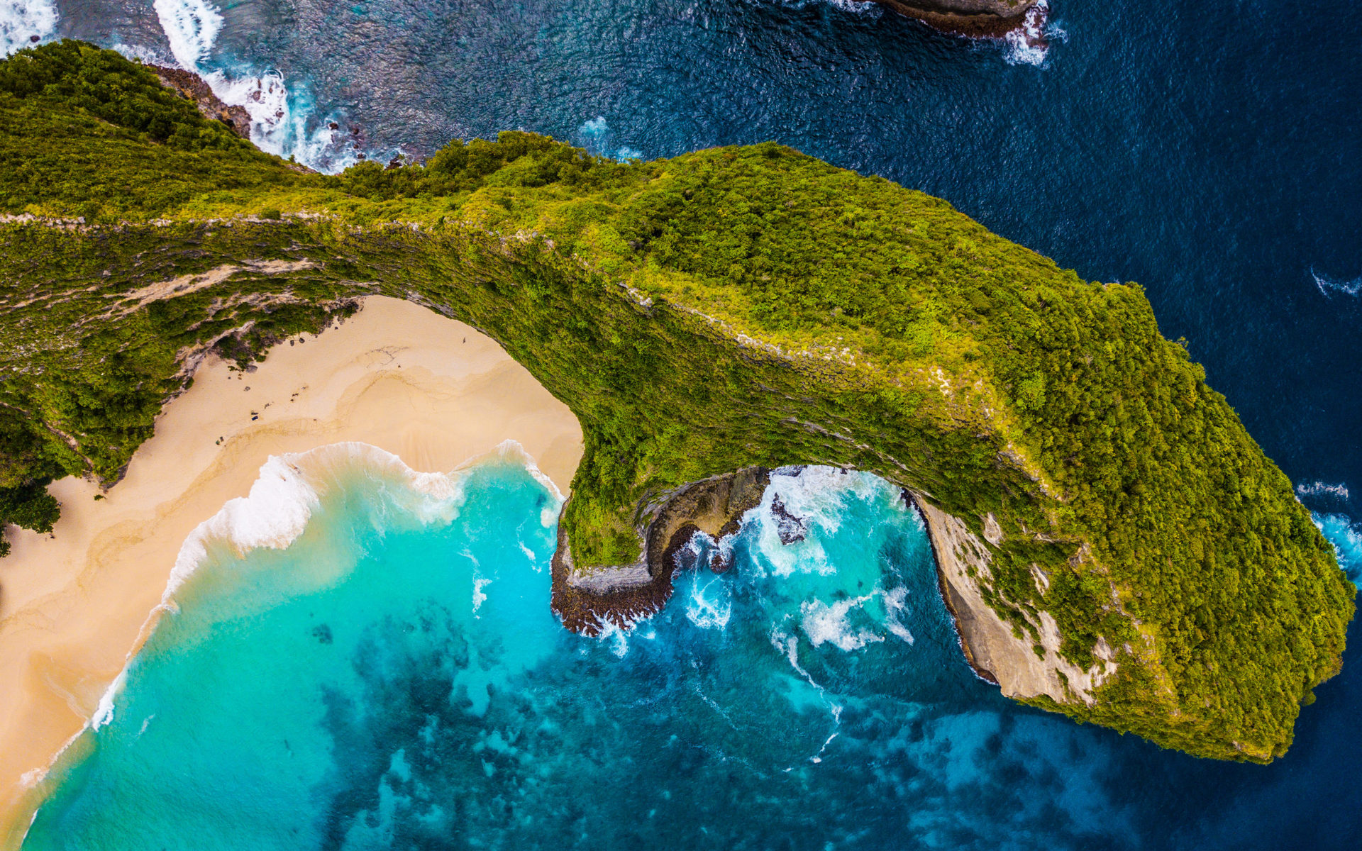 Aerial panorama over the Kelingking Beach, Indonesia - Beach Wallpapers