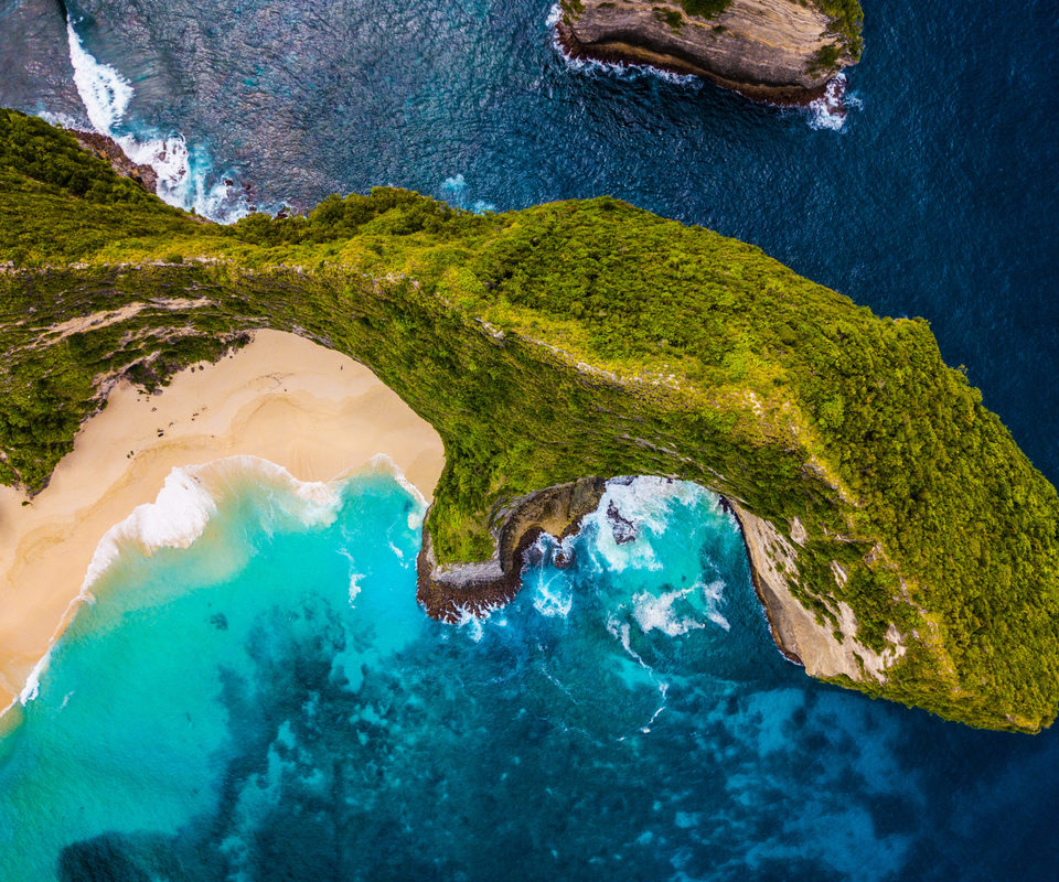 Aerial panorama over the Kelingking Beach, Indonesia - Beach Wallpapers